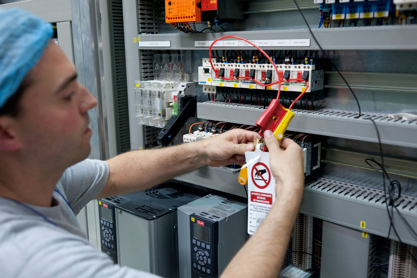 Risques électriques. Accidents d’origine électrique - Risques - INRS